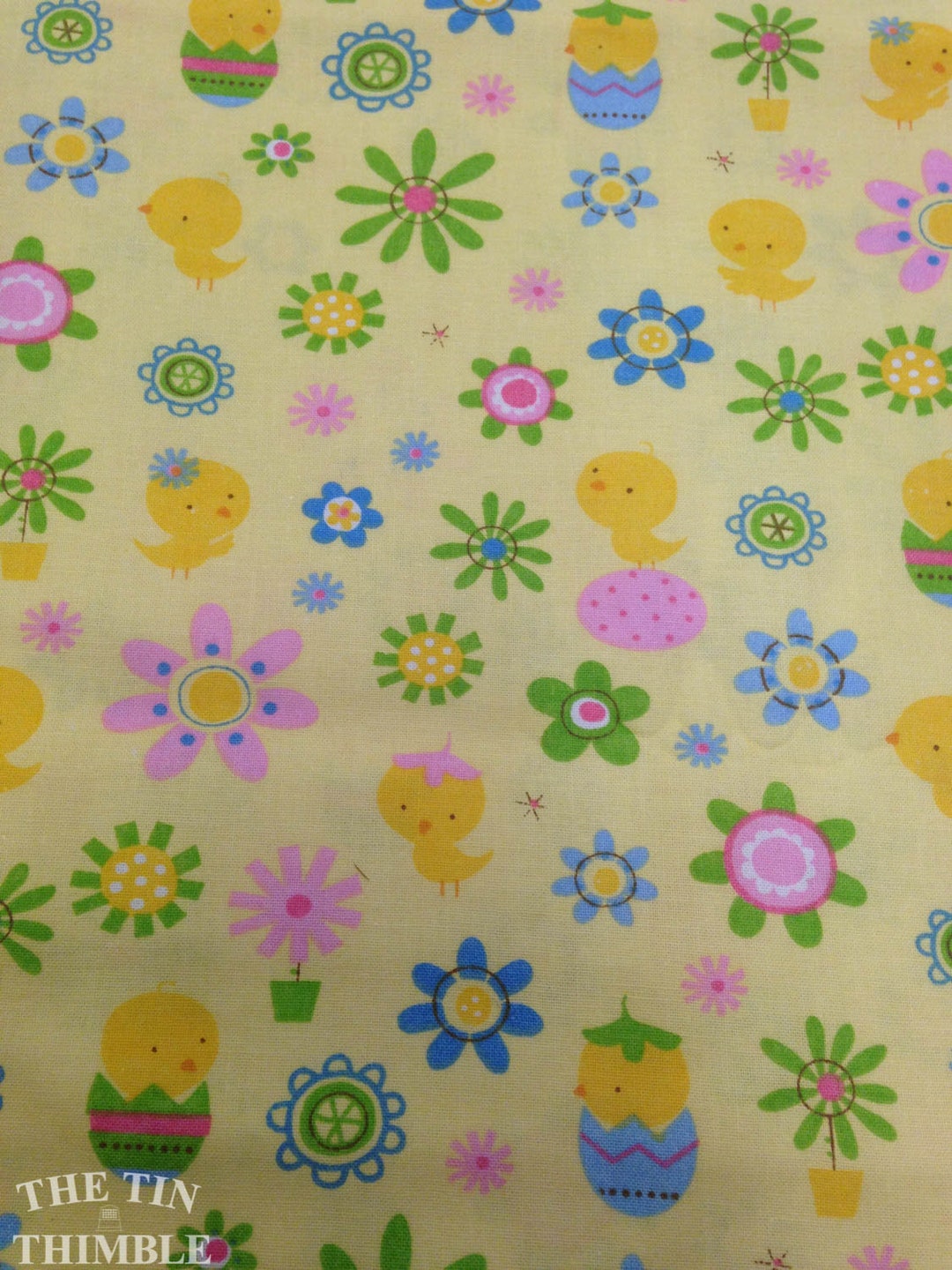 Hallmark Easter Print Fabric de David Textiles 1 5/8 yardas / Tela de ...
