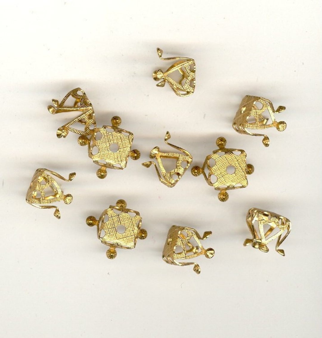 18 Vintage Bead Caps ~ Very Ornate Elegant Textured Cross Hatch Rich ...