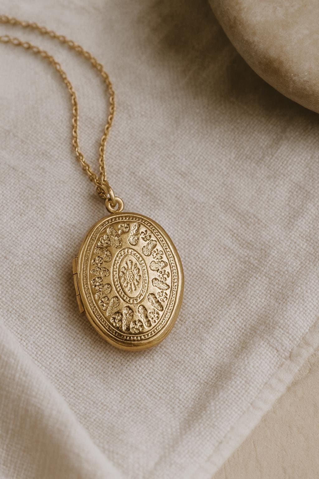 Custom Cremation Locket Necklace – 14K Gold-plated Oval Memorial ...
