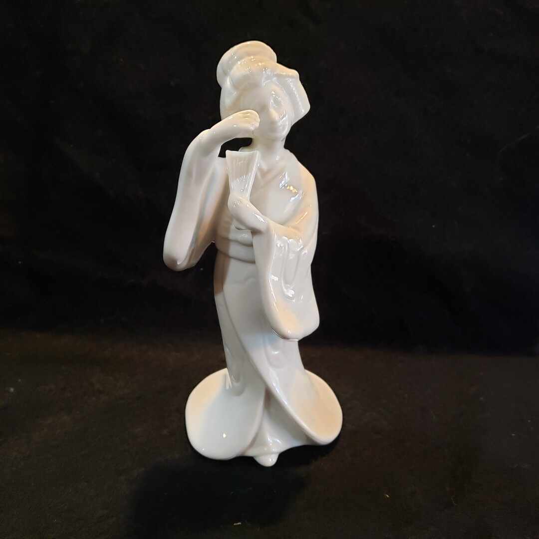 Porcelain Figurine of Dancing Japanese Woman With Fan - Etsy
