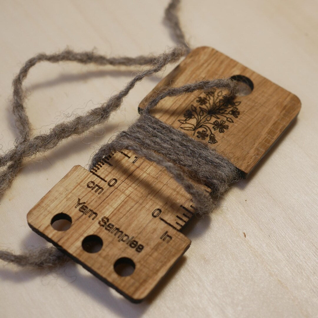 Mini WPI Yarn Measuring Tool: Oak Wood, Chickweed Design - Etsy