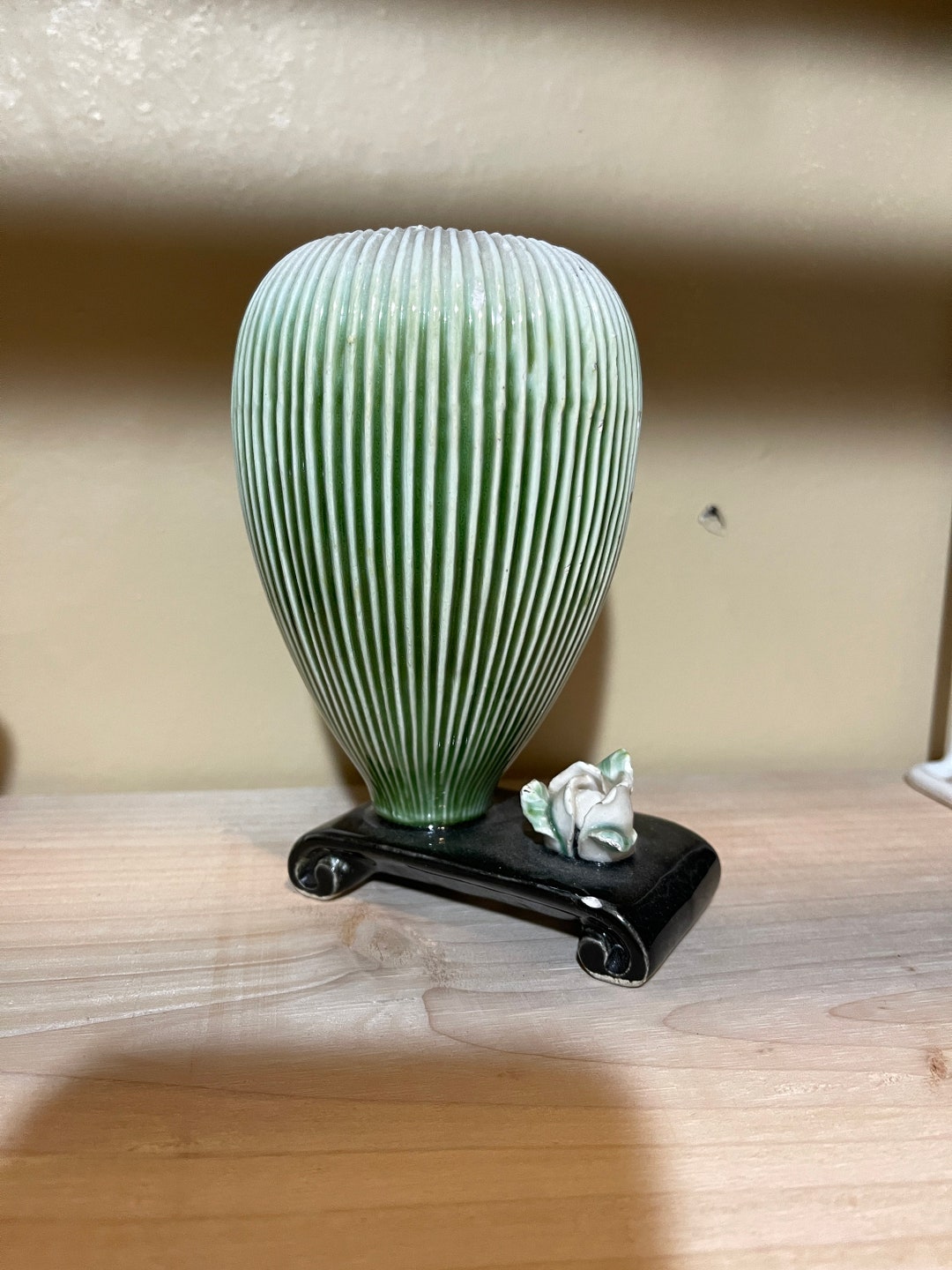 Vintage Art Deco Bud Vase Lovely Green Textured Body Shiny Black Base ...