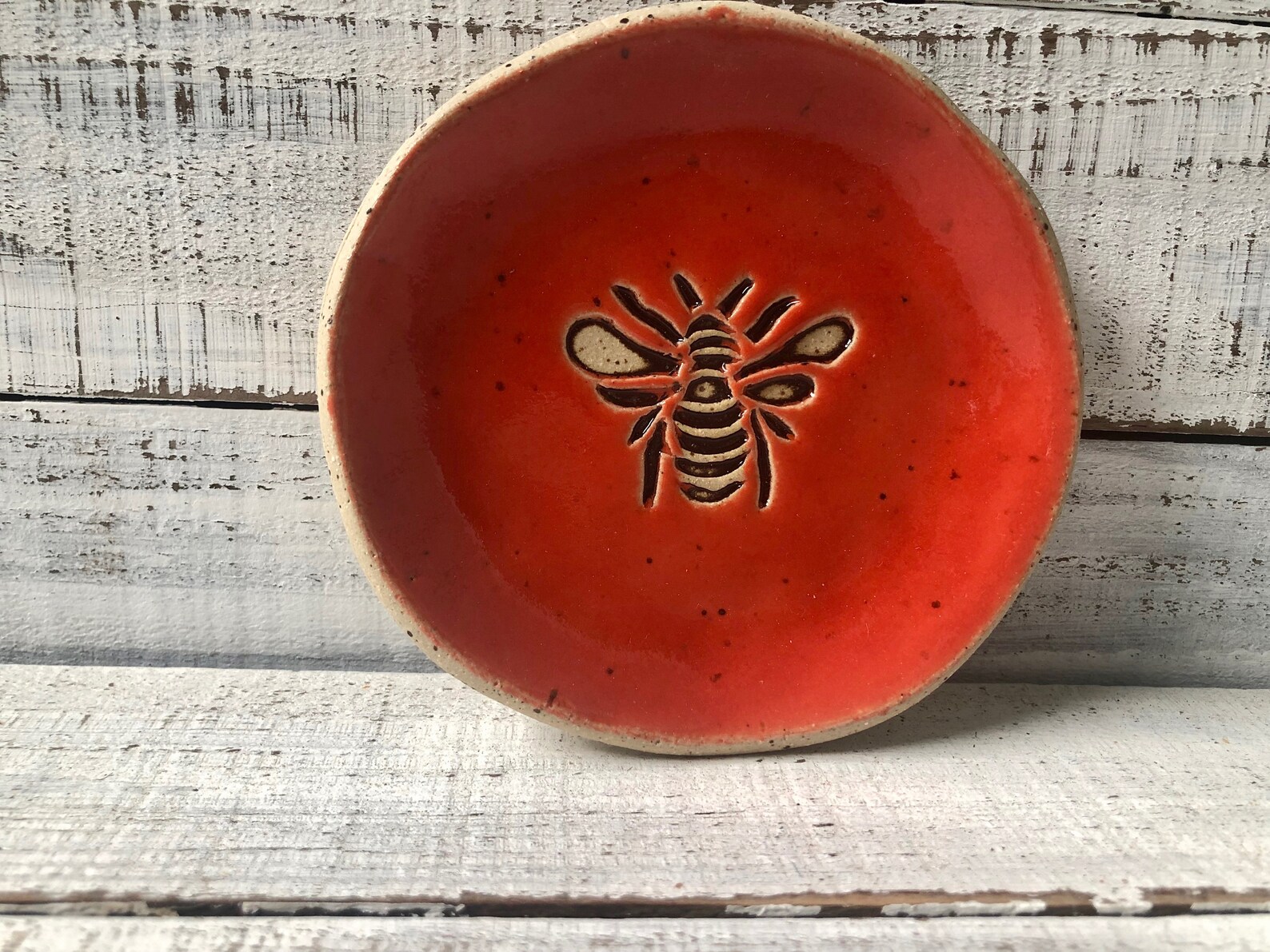 Made to Order Bumble Bee ceramic Dish Garlic Grater Plate - Etsy