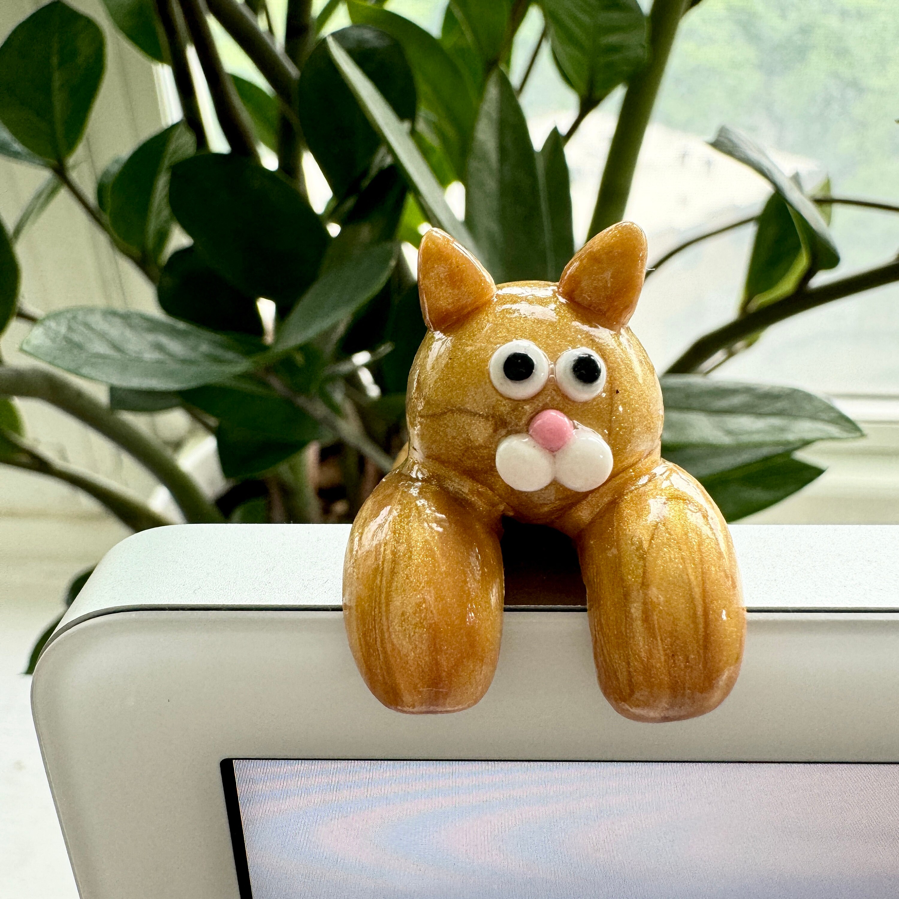 Gold Cat Desk Pet Handmade Polymer Clay Cat Monitor Figure, Desk ...
