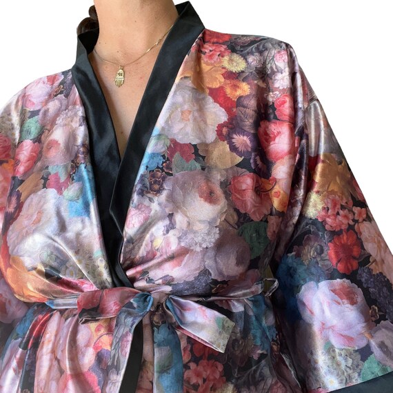 80s 90s Floral Satin Robe (size medium) - Gem