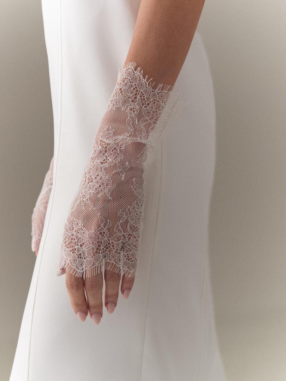 Bridal Lace Fingerless Gloves, Wedding Short White Mittens, Ivory ...