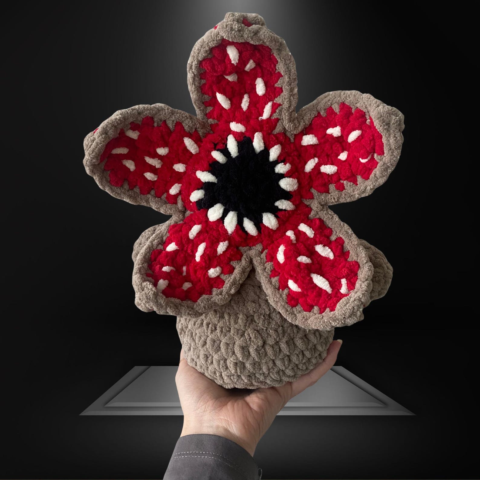 Demogorg0n Crochet Pattern, Demo Flower Monster Easy DIY Amigurumi ...