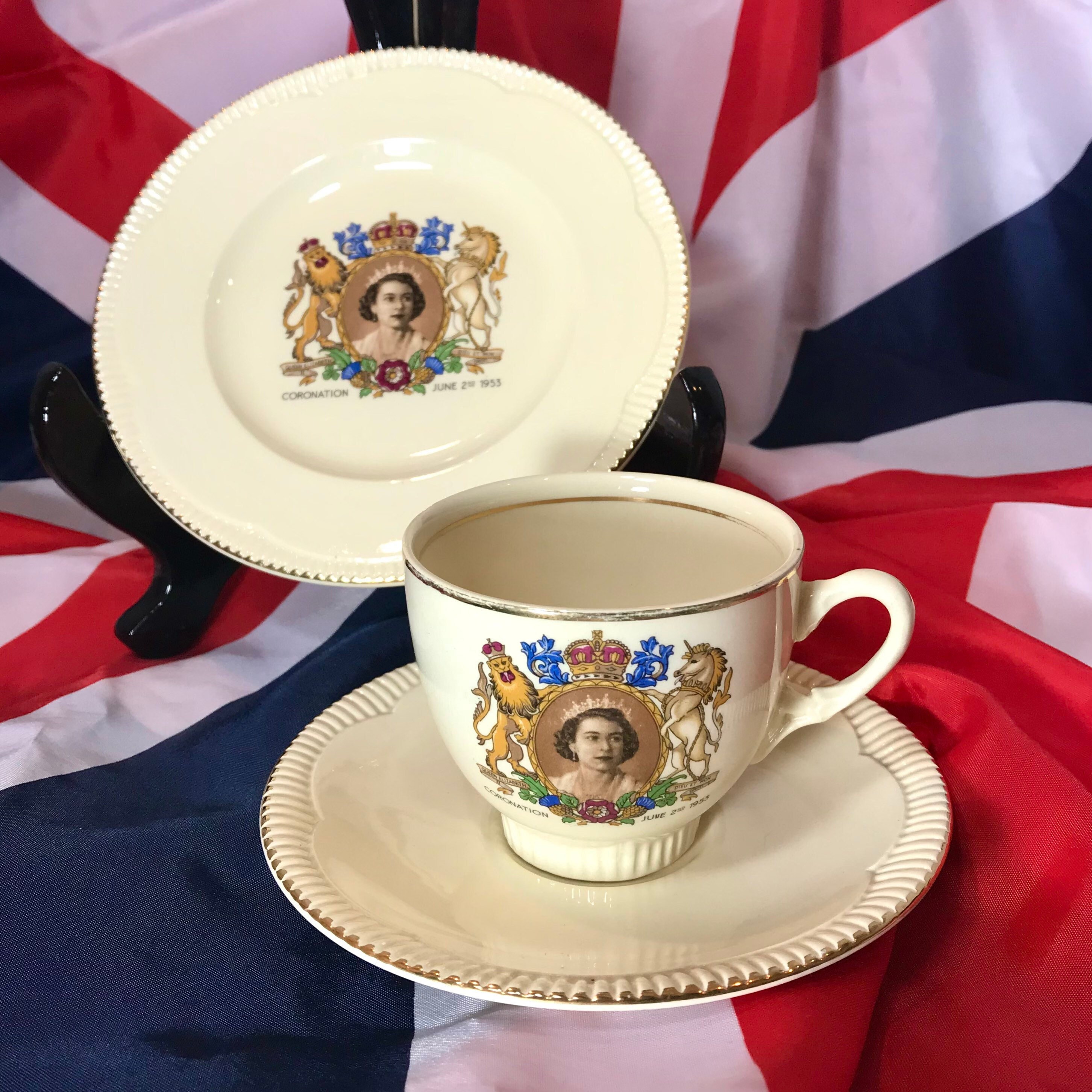 Clarice Cliff Queen Elizabeth 11 Coronation 1953 Tea Set Trio ...
