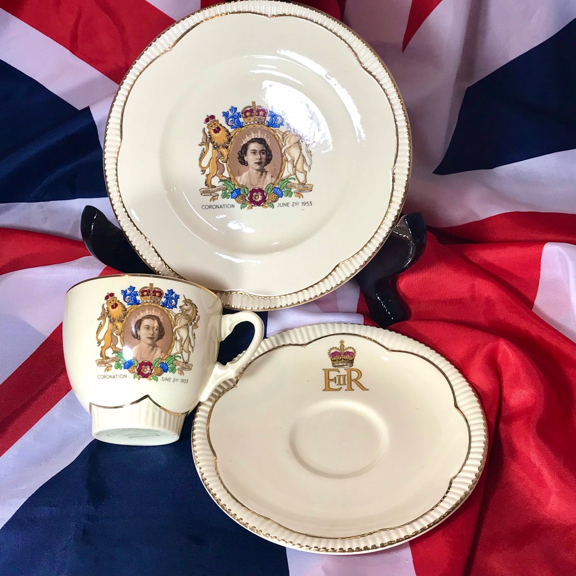 Clarice Cliff Queen Elizabeth 11 Coronation 1953 Tea Set Trio ...