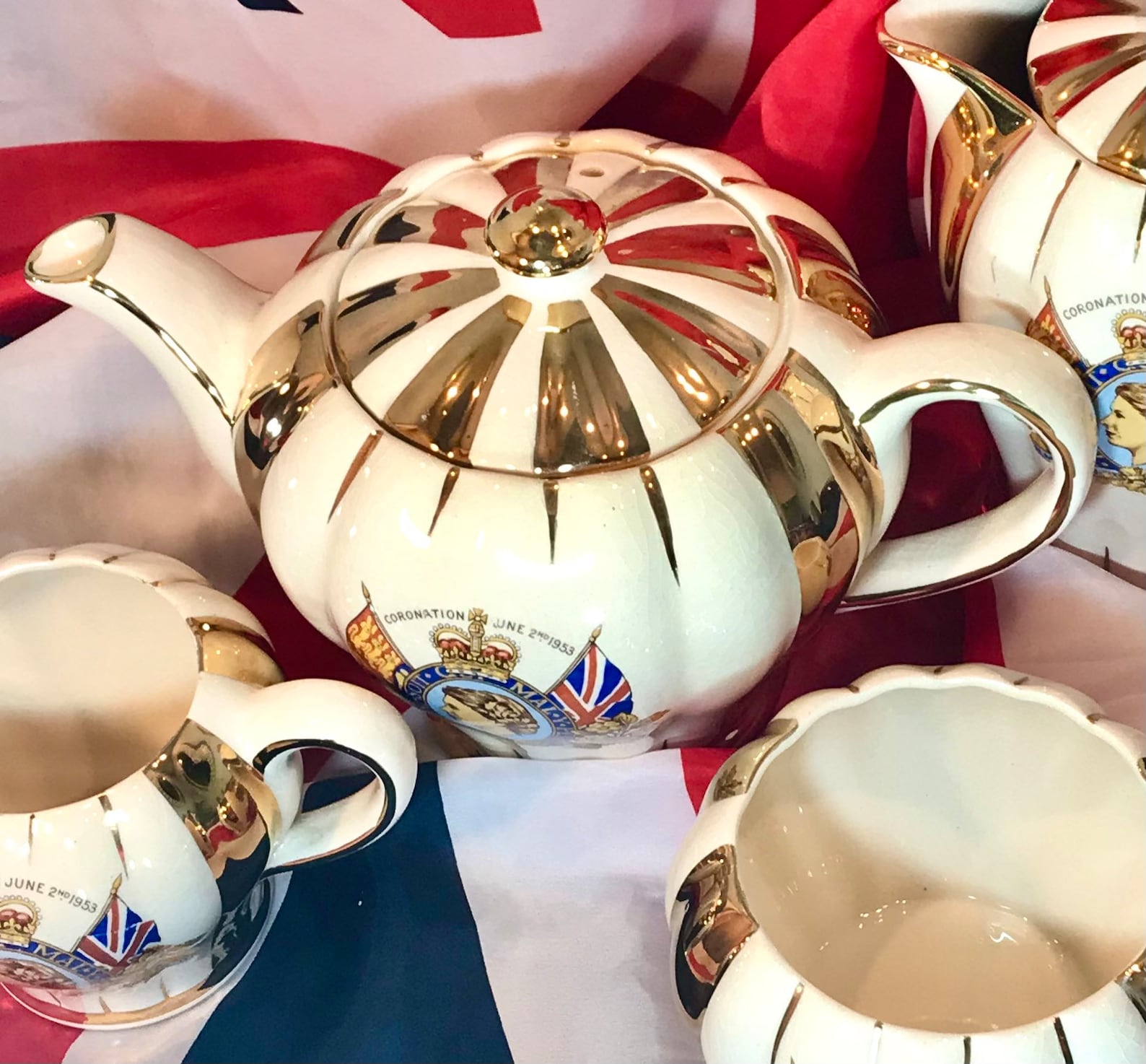 Queen Elizabeth II Coronation in 1953 Teapot by Sudlows - Etsy