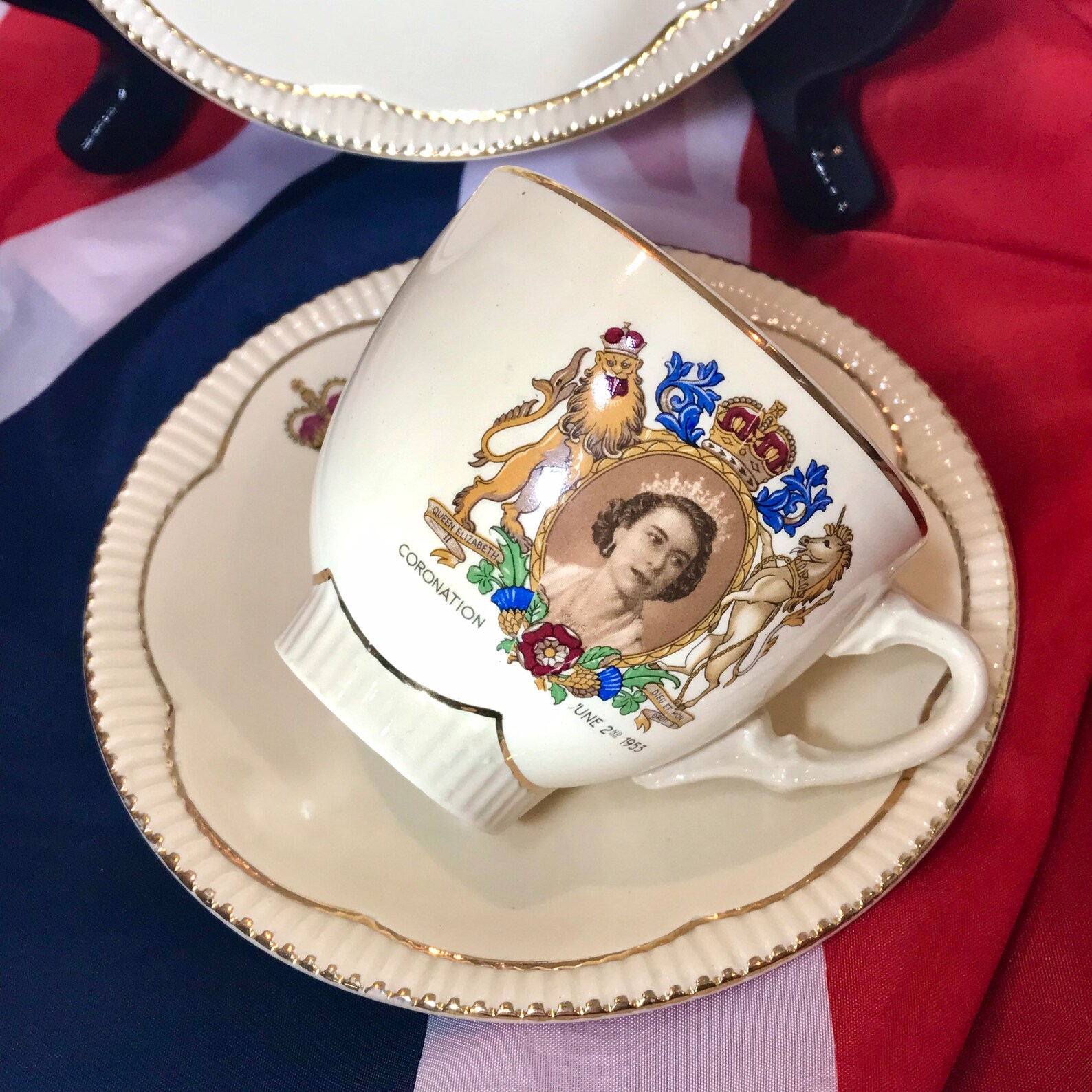 Clarice Cliff Queen Elizabeth 11 Coronation 1953 Tea Set Trio ...