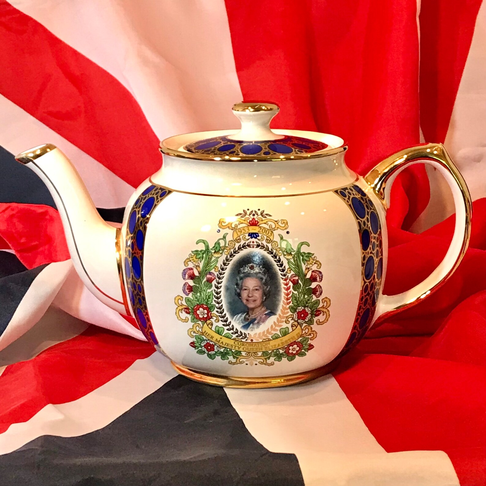 Teapot to Celebrate Queen Elizabeth II Coronation in 1953 / - Etsy