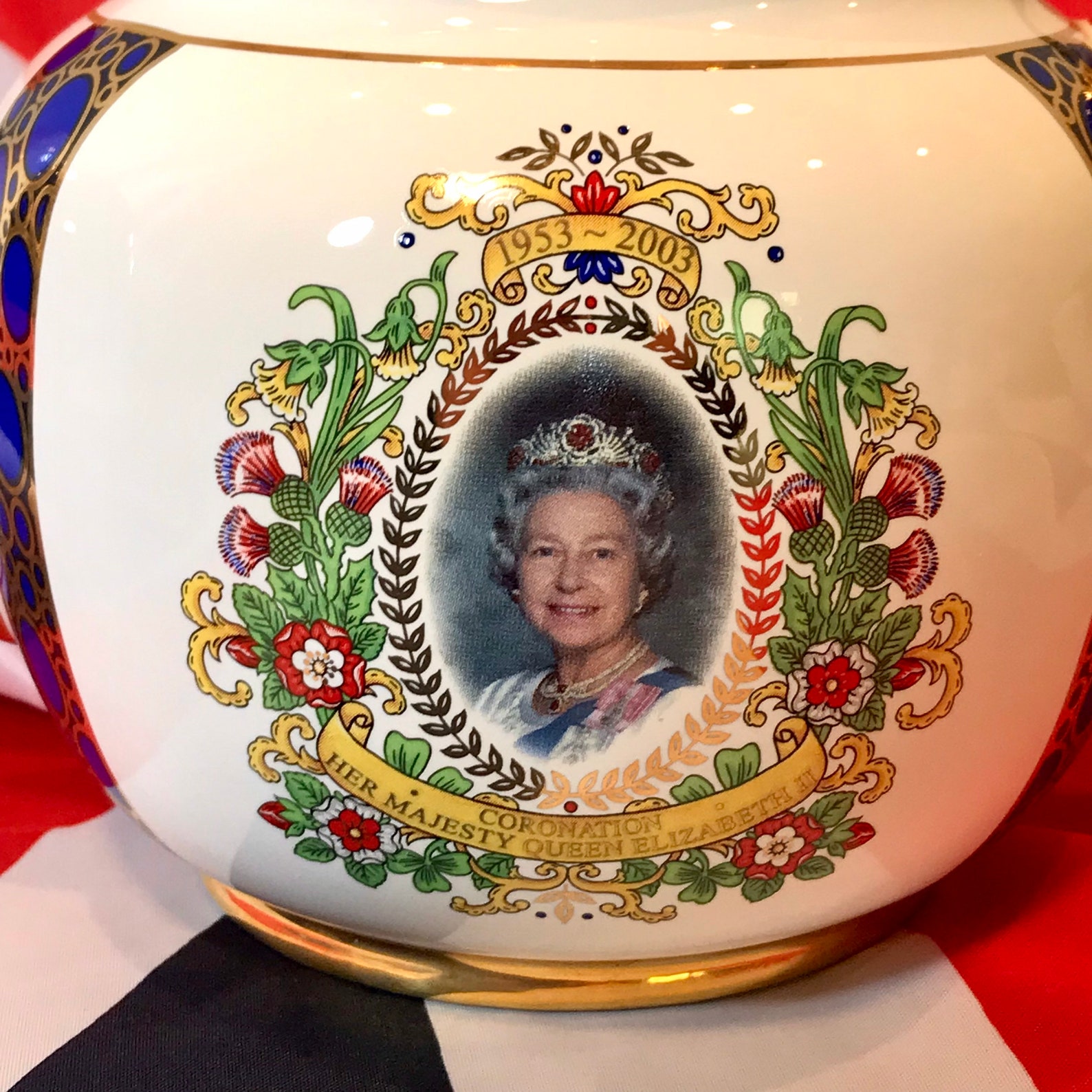 Teapot to Celebrate Queen Elizabeth II Coronation in 1953 / Golden ...