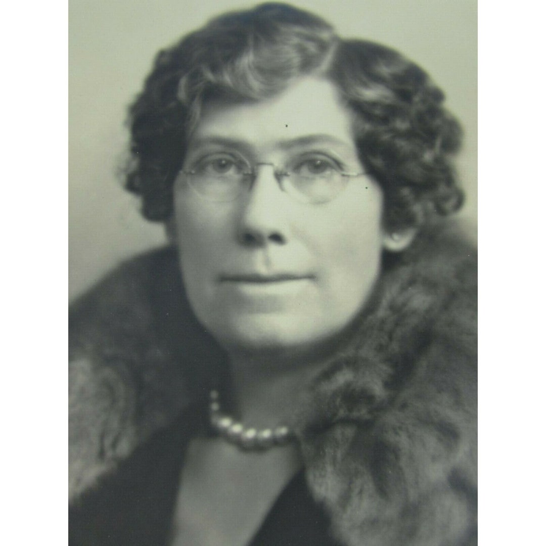 Vintage Photo 1930s Studio Photograph Woman in Glasses 30605 - Etsy
