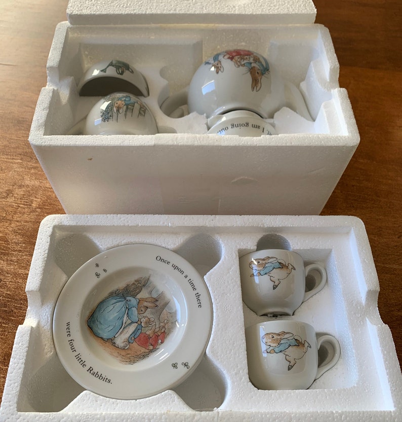 10 Piece Child's Vintage Wedgwood China Tea Set W Peter Rabbit & Family ...