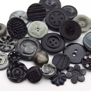 Vintage Button Mix Lot of 25 Vintage Buttons in Black and Gray Craft ...