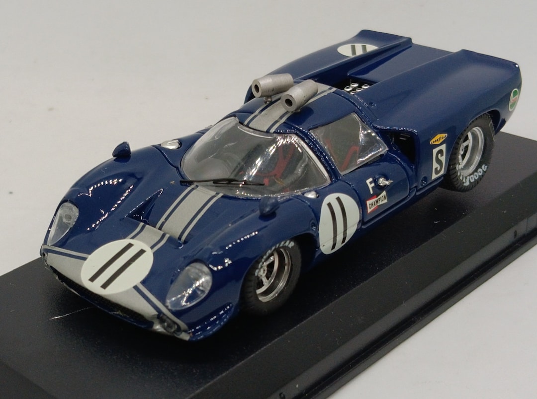 Lola T70 Coupe No.11 24H Sebring ( 1968 ) Modelcar by Best, Scale 1/43 ...