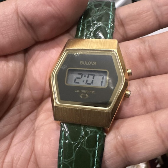 Vintage 1976 Bulova Quartz Digital Gold Tone Watch 35… - Gem