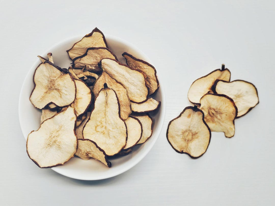 Gourmet Dried Pear Slices | Ideal Garnishes for Craft Cocktails ...