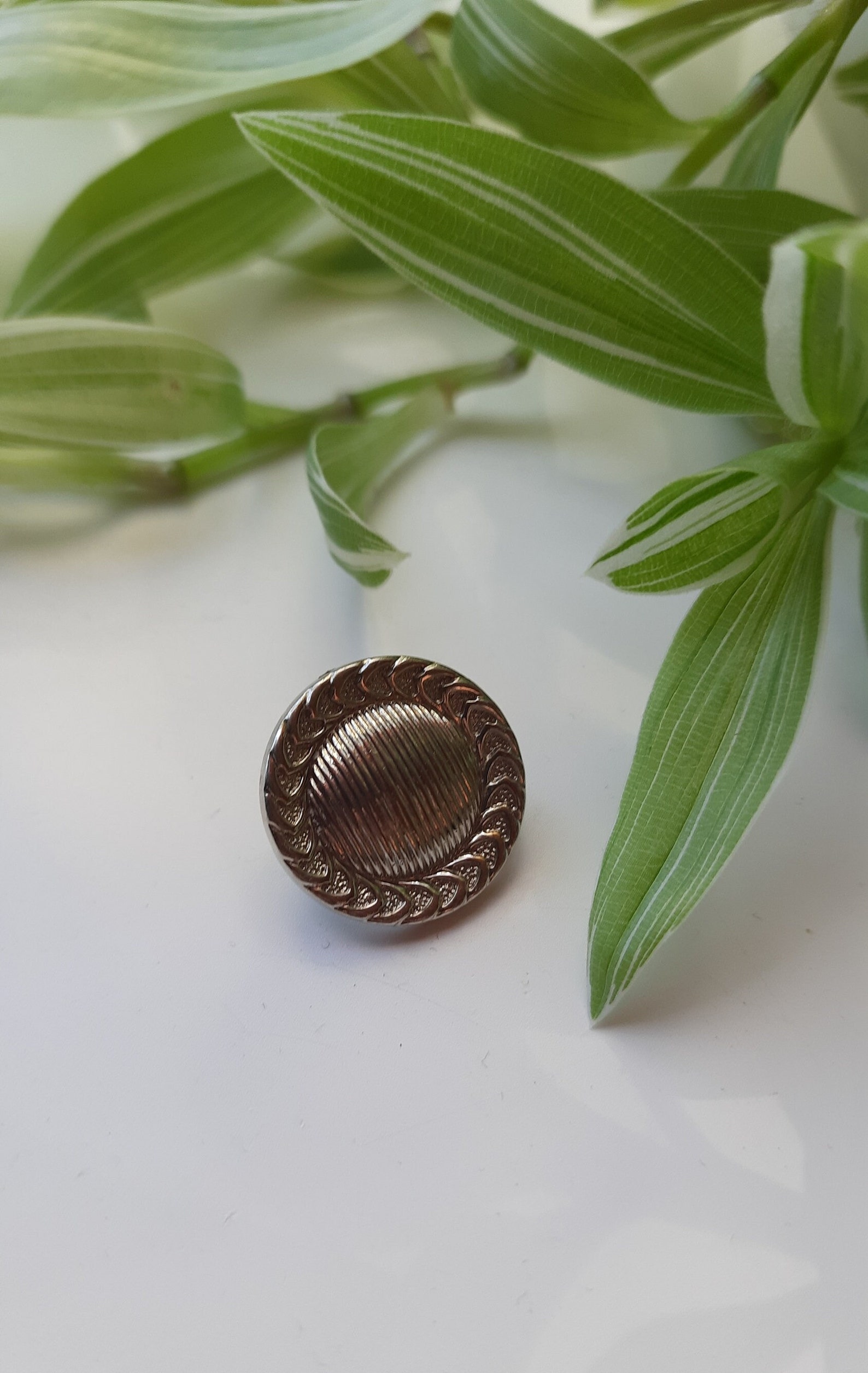 Vintage Buttons Shank, Set of 8, Silvery Plastic Buttons for Decoration ...