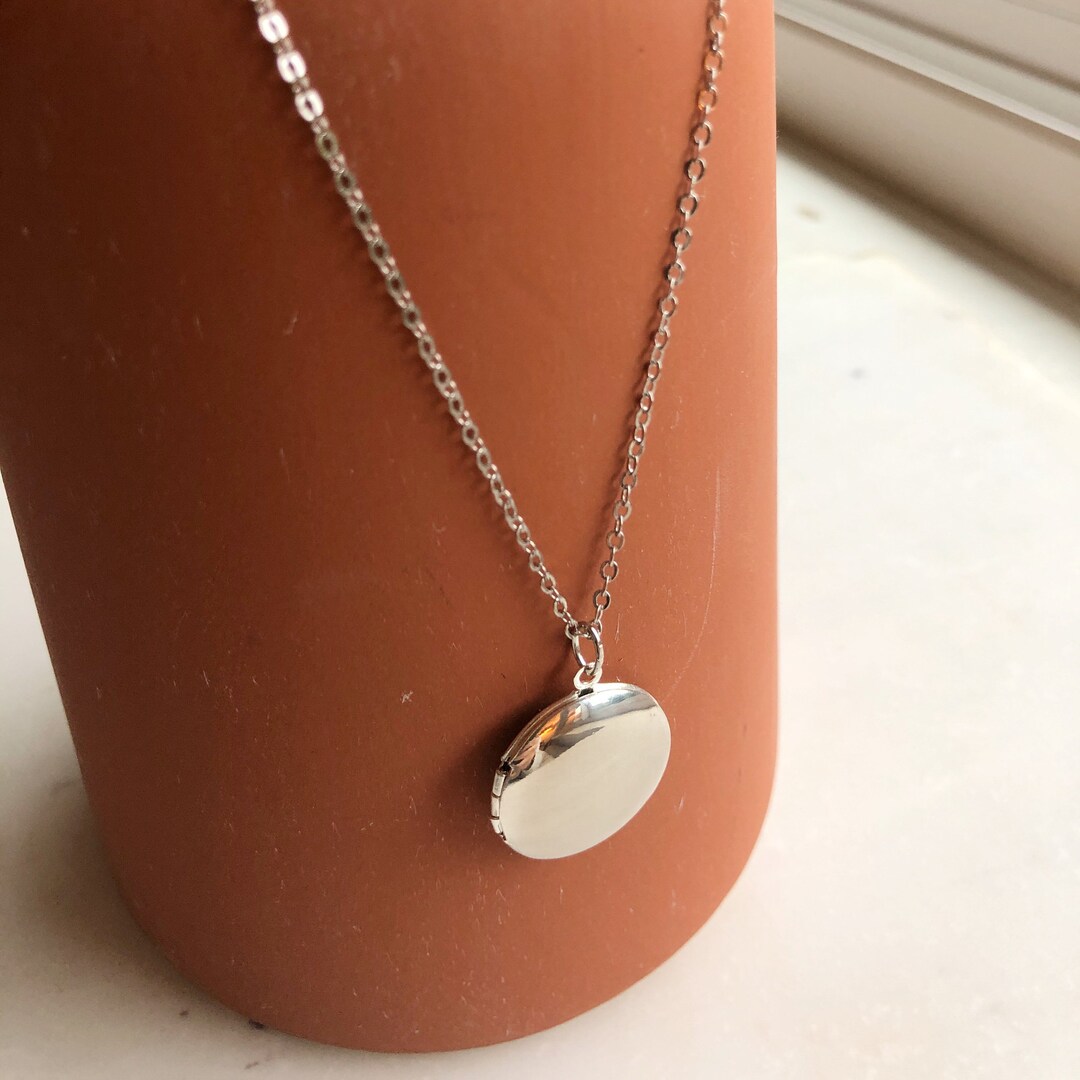 Small Silver Locket, Tiny Locket, Silver Photo Locket, Personalized ...
