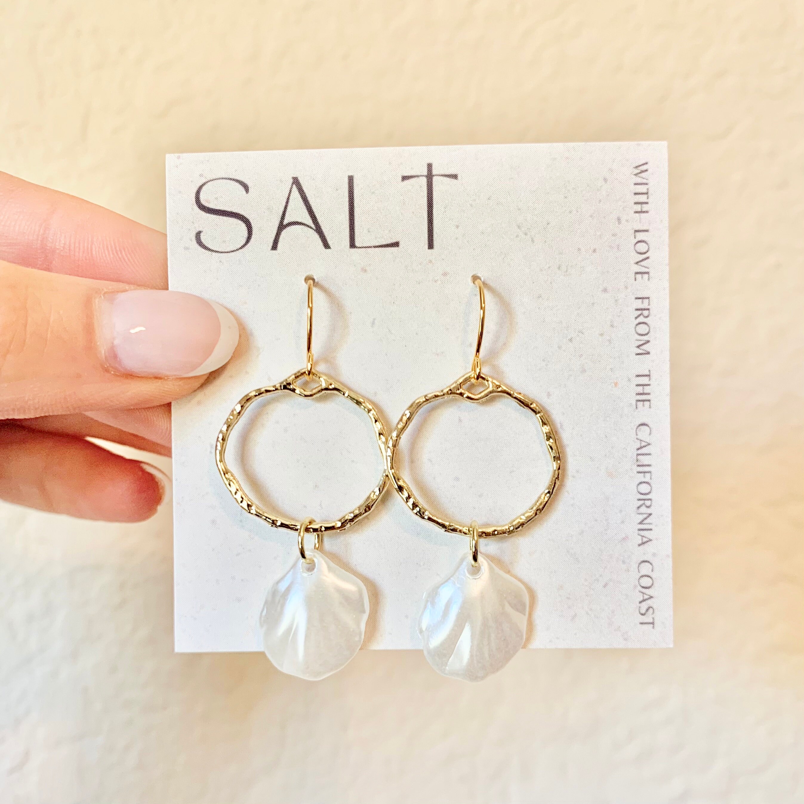 WHITE SEASHELL EARRINGS | White Seashell Dangle Earrings | Gold Hoop ...