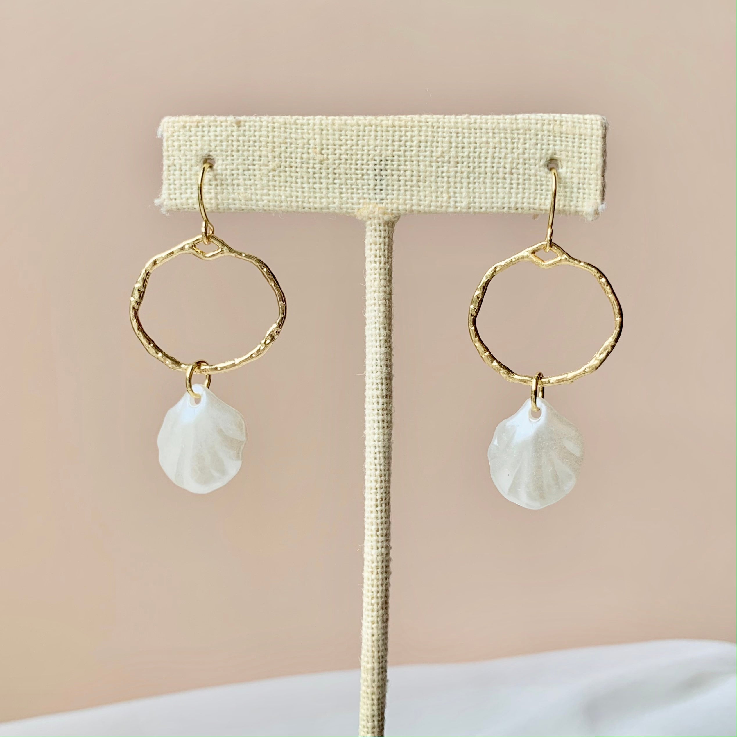 WHITE SEASHELL EARRINGS | White Seashell Dangle Earrings | Gold Hoop ...