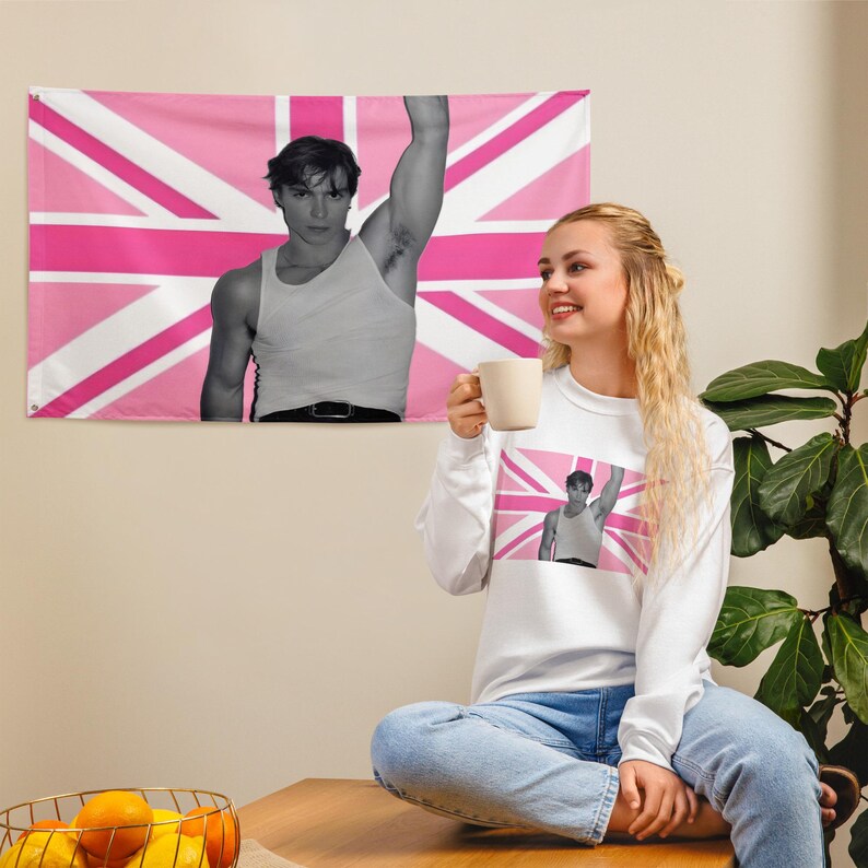 Nicholas Alexander Chavez Shirtless Flag, Lyle Menendez Monsters Netflix Merch Nicholas Chavez ...