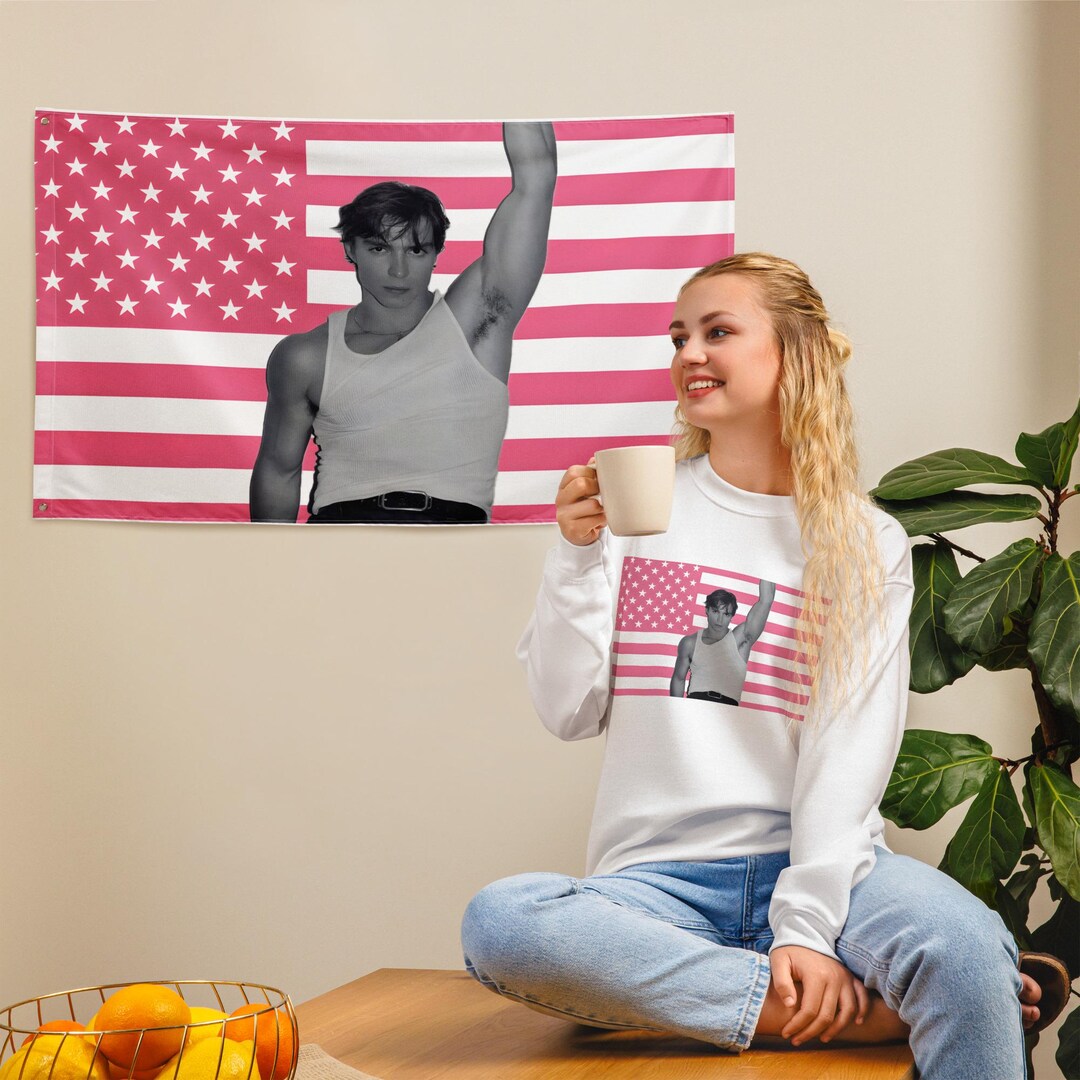 Nicholas Alexander Chavez Shirtless Flag, Lyle Menendez Monsters ...