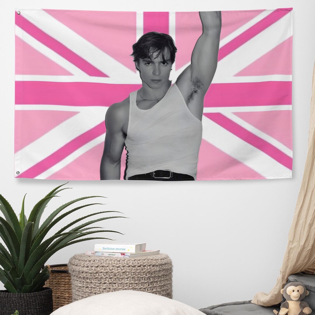 Nicholas Alexander Chavez Shirtless Flag, Lyle Menendez Monsters ...