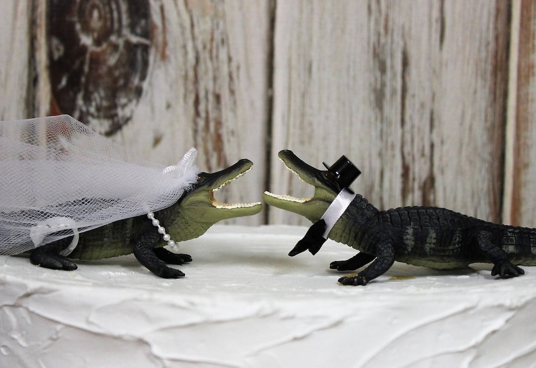Alligator Wedding Cake Topper, Animal Cake Topper, Gator Cake Topper ...