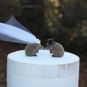 Hedgehog-bride-groom-unique-wedding-animal-woodland-wildlife- - Etsy