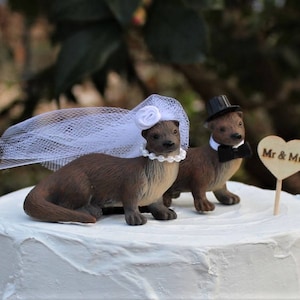 River Otter Wedding Cake Topper, Bride-groom-animal-wooden Raft-water ...