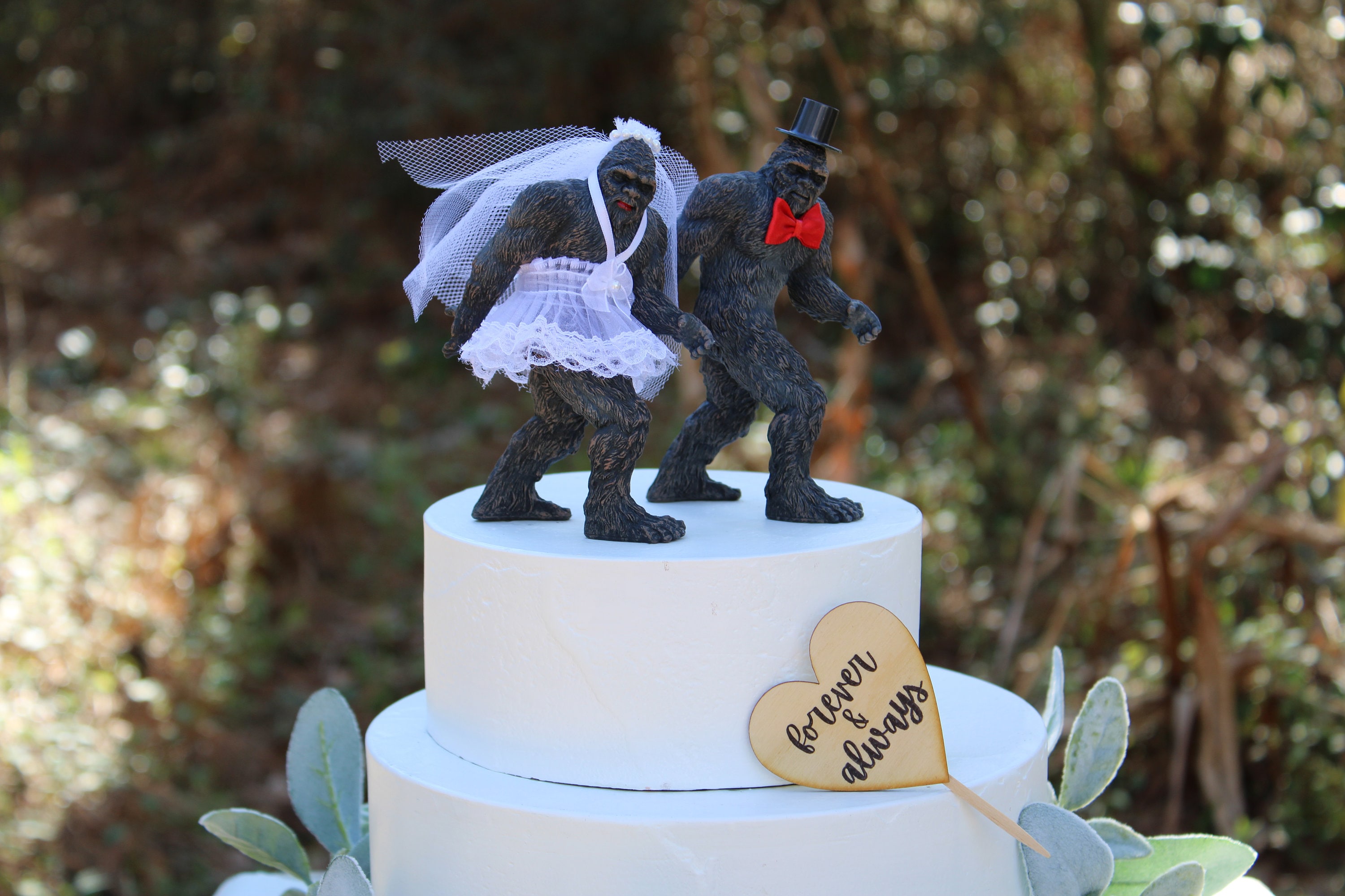 Weird Wedding Cake Toppers