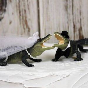 Alligator Wedding Cake Topper, Animal Cake Topper, Gator Cake Topper ...