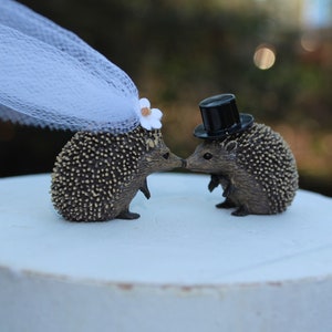 Hedgehog-bride-groom-unique-wedding-animal-woodland-wildlife- - Etsy