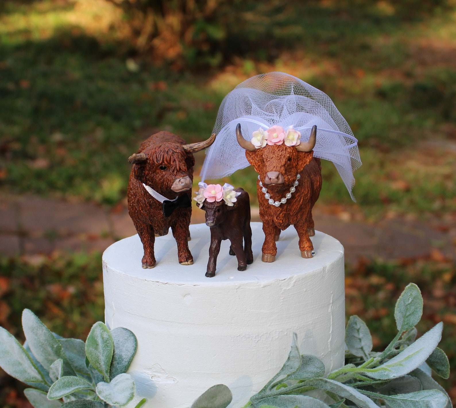 Highland Cow-bull-wedding-cake Topper-bride-groom-farm-farmhouse-animal ...