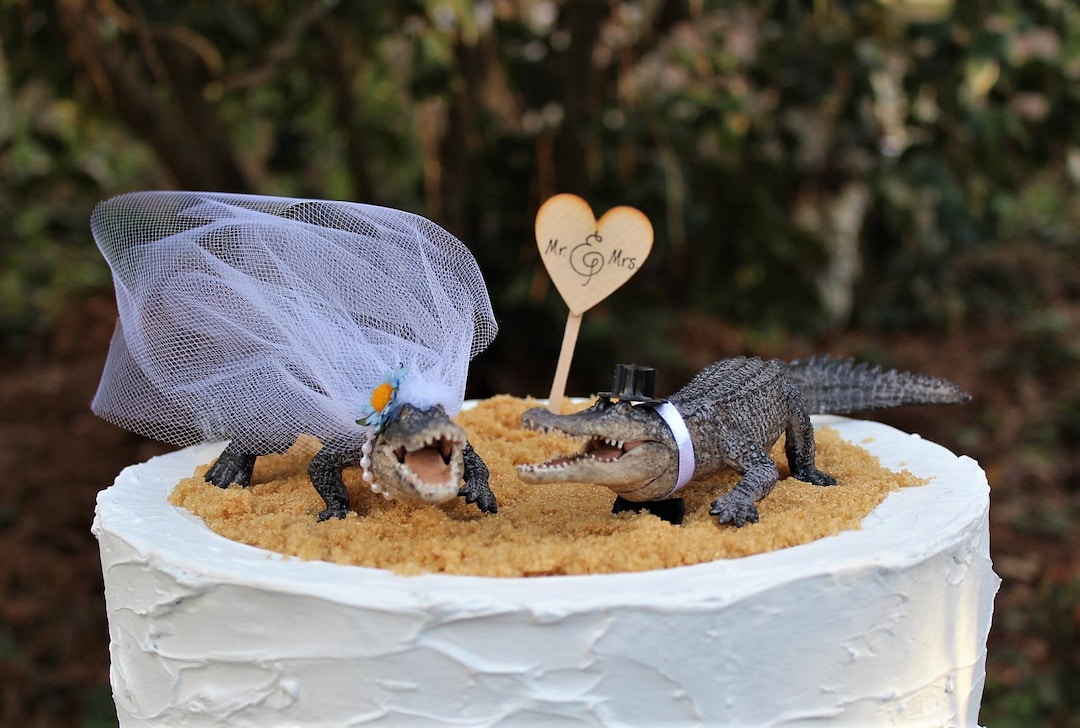 Alligator Wedding Cake Topper, Animal Cake Topper, Gator Cake Topper ...