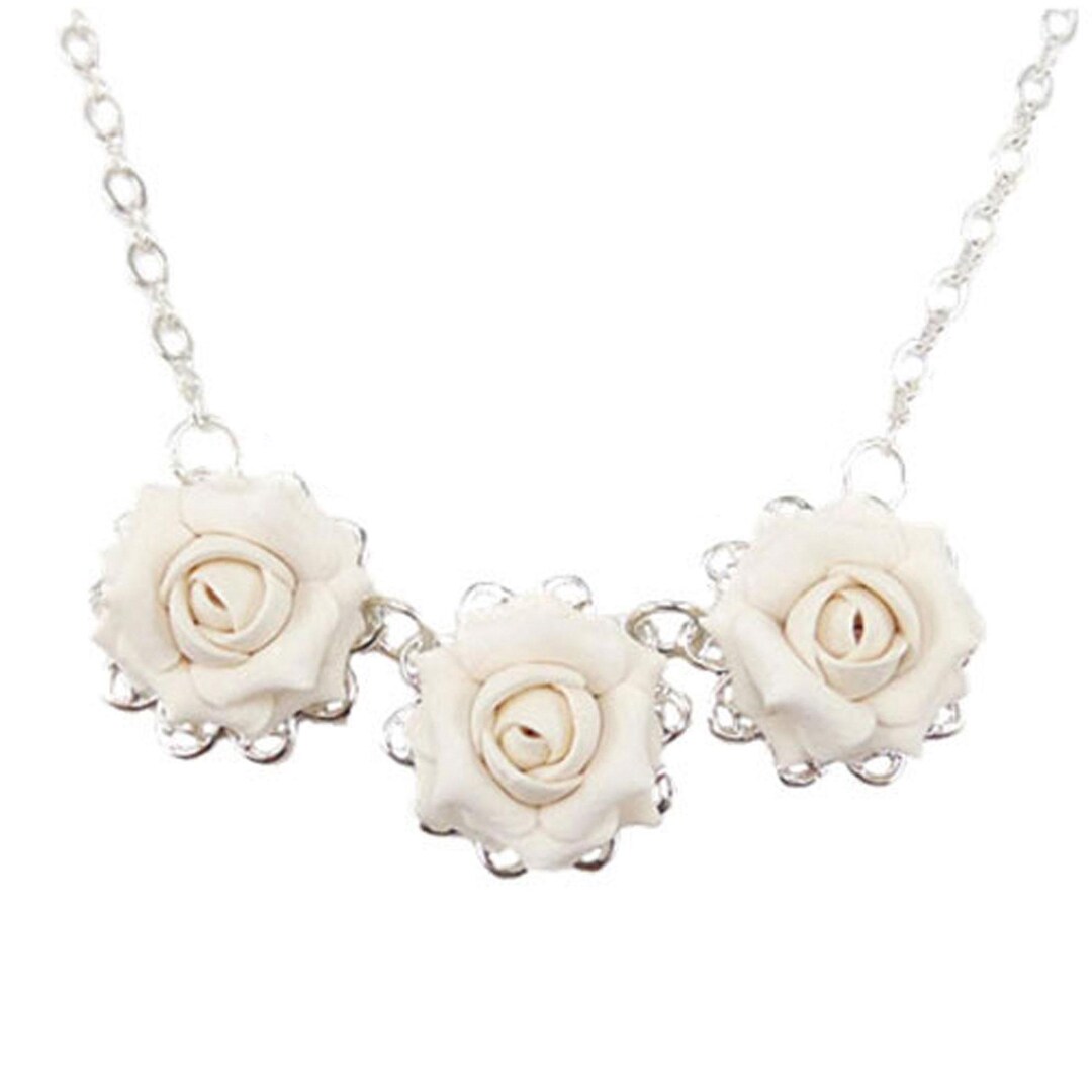Collier trois roses en filigrane Collier trois roses Bijoux roses ...