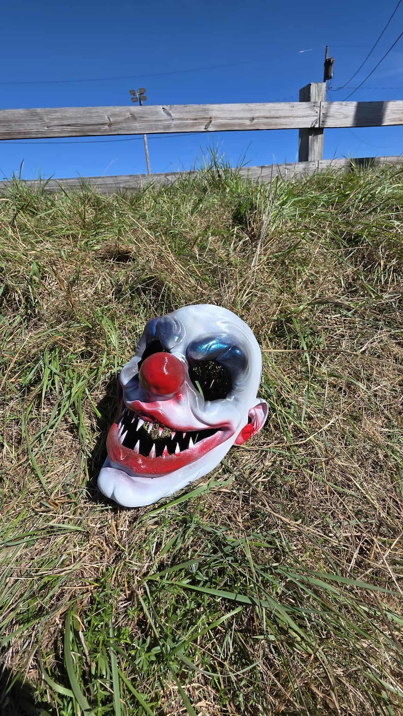 Terrifying Grin Horror Clown Mask – Creepy Cosplay & Halloween ...
