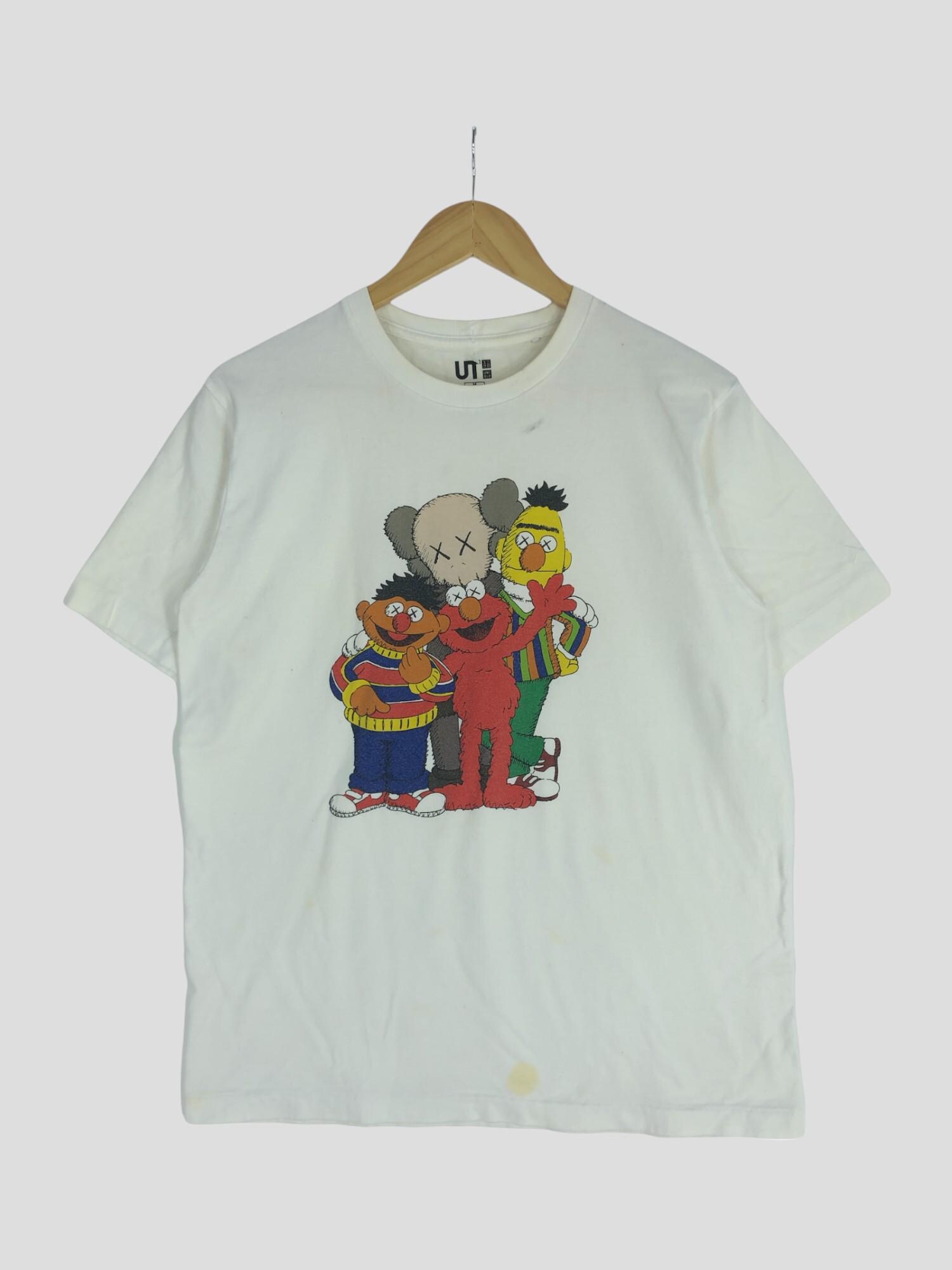 Y2K Uniqlo X Kaws Sesame Street Big Image Printed T Shirt Medium White ...