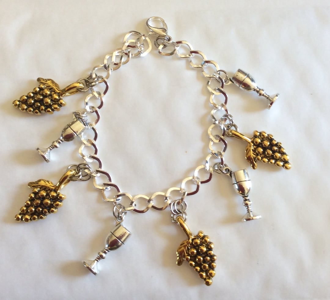Amantes del vino racimo de uvas y copa de vino pulsera con dije en tono ...