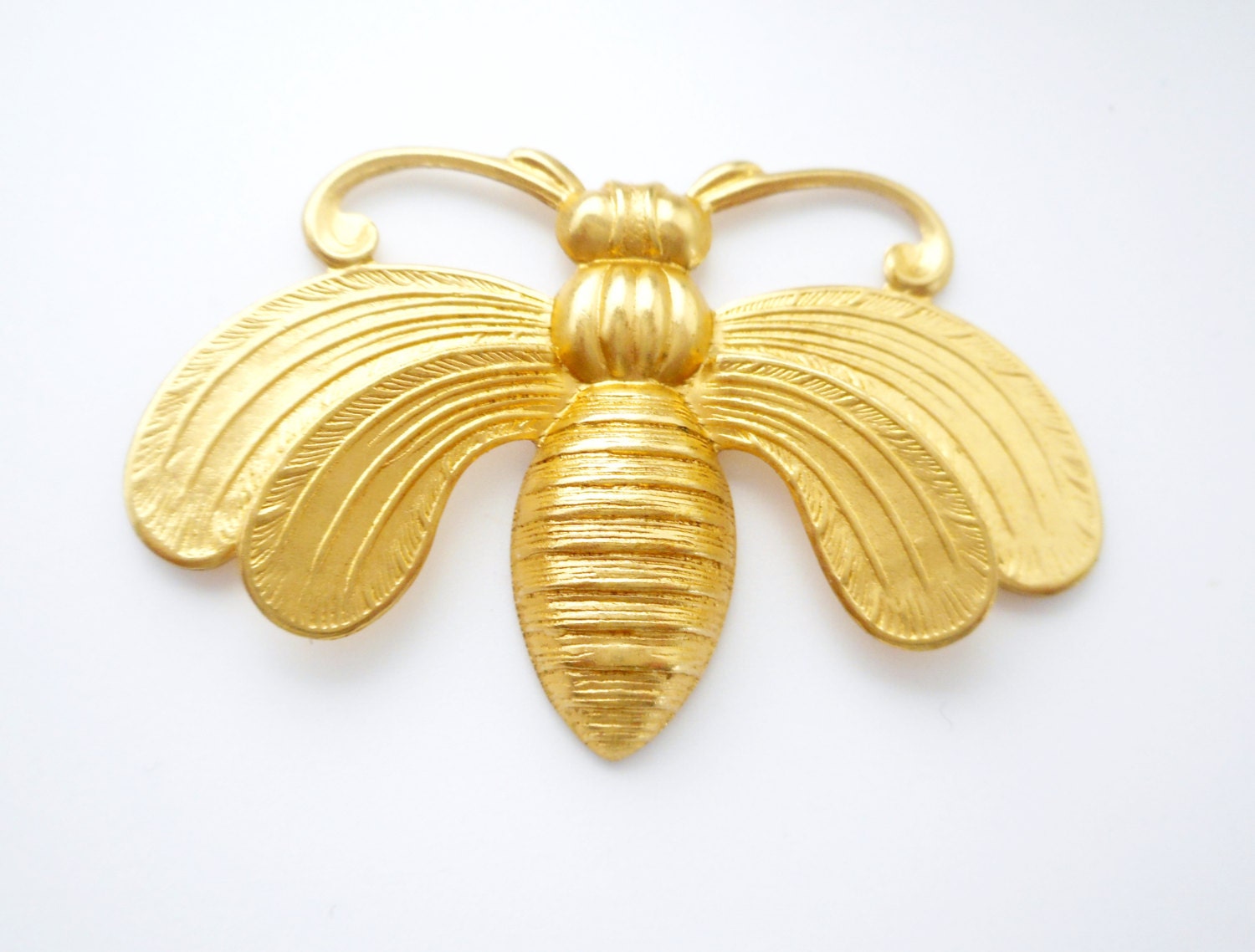 BRASS Art Nouveau Bee W/ Dimensional Wings Stamping ~ Jewelry Ornament ...