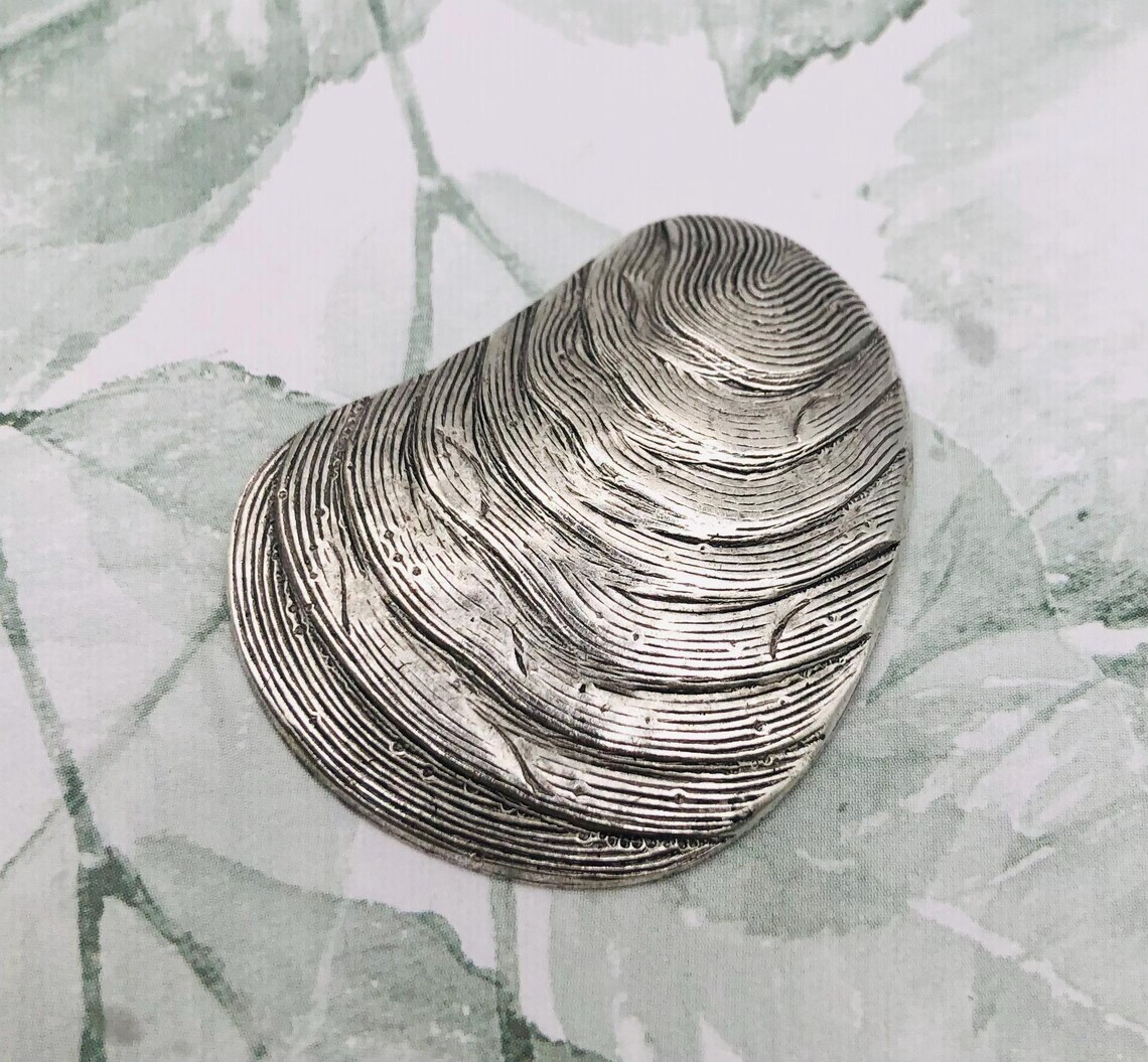 ANTIQUE SILVER 2 Pieces Large Seashell Stamping Jewelry Ornament ...