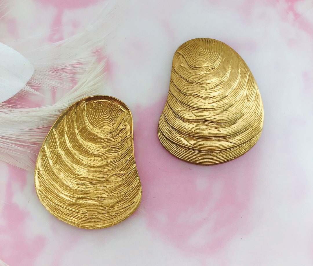BRASS (2 Pieces) Large Seashell Stamping ~ Jewelry Ornament Brass ...
