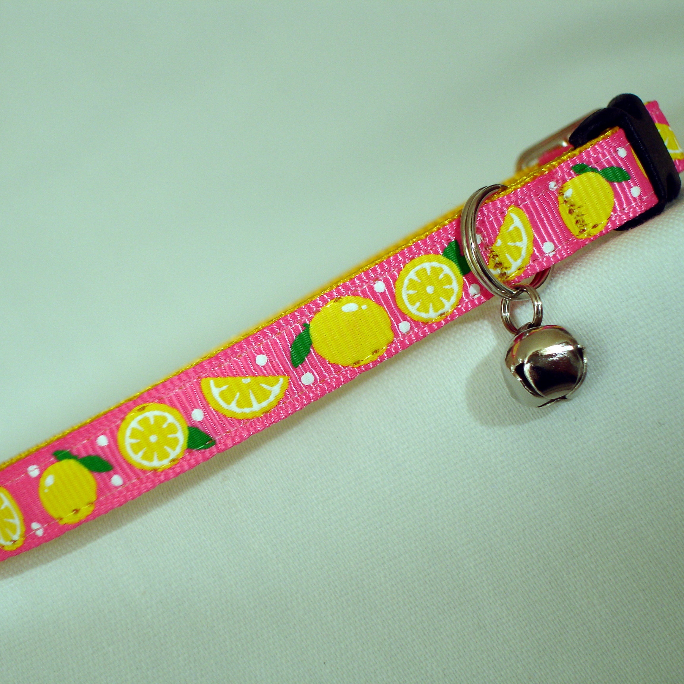 Lemon Cat Collar, Safety Breakaway Buckle, 3/8 Inch Wide, Adjustable 7 ...
