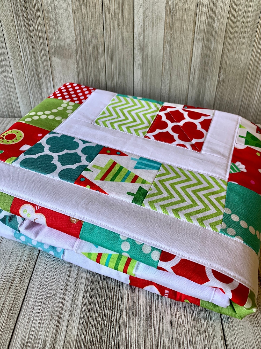 Christmas Boxes Quilt: Christmas Quilt, Holiday Quilt, Baby Quilt ...