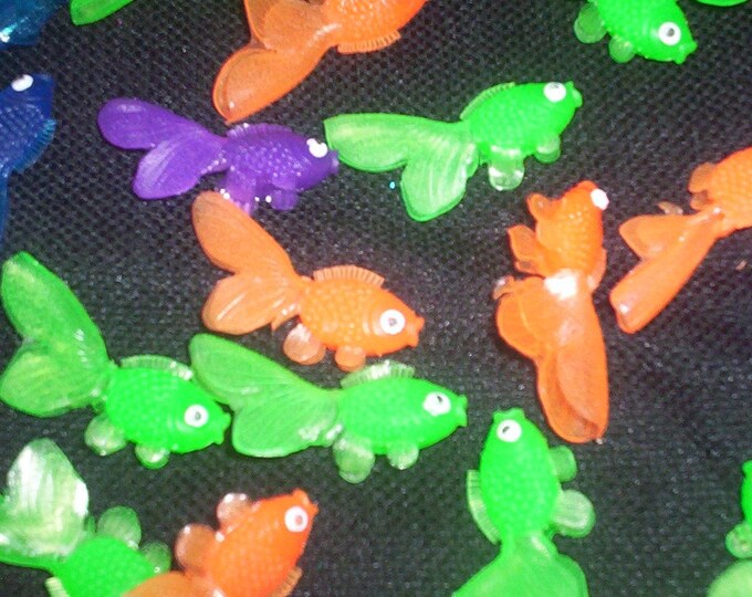 Plastic Fish 50 Loose Fish Craft Supplies......fish Cup Game....craft ...