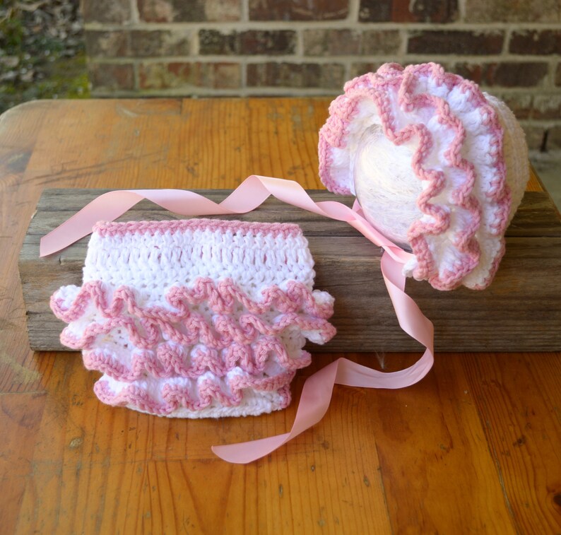 Crochet Baby Bonnet and Ruffle Diaper Cover Set – Newborn Photo Prop - Etsy