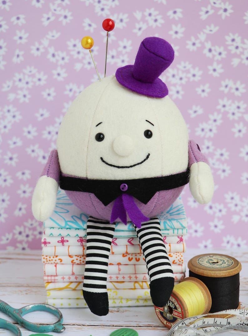 Humpty Pincushion Sewing Kit - Etsy